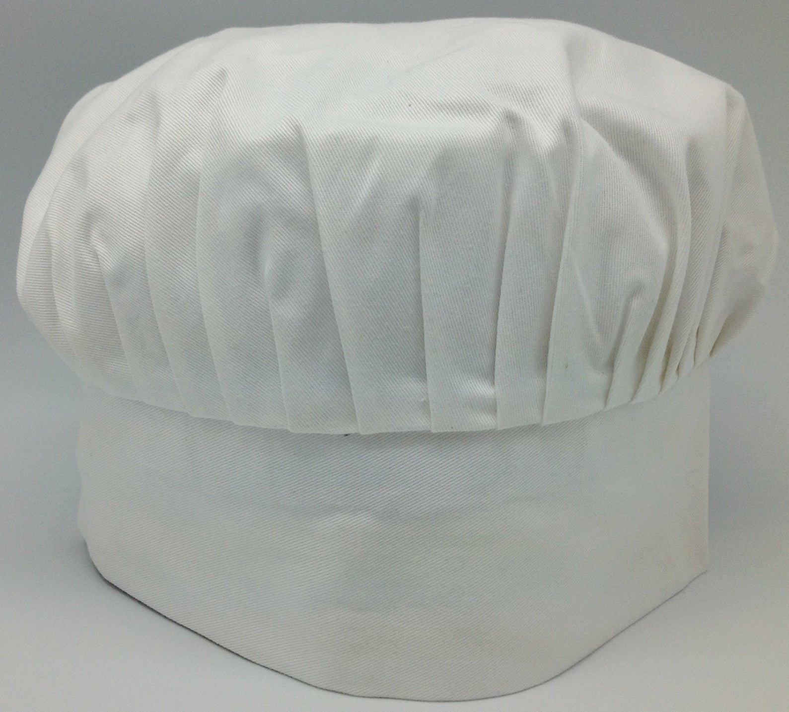 Chef’s Hat in White With Plain and Seamless Design
